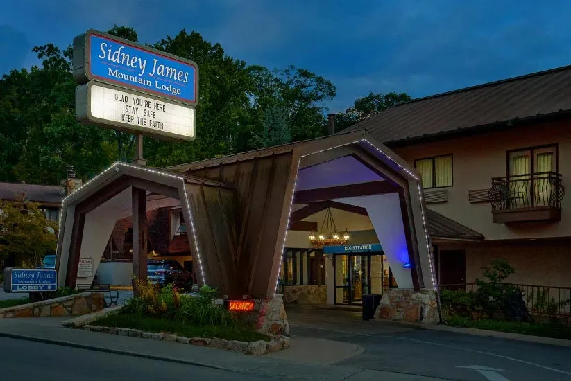 Sidney James Mountain Lodge - Gatlinburg, TN Hotel