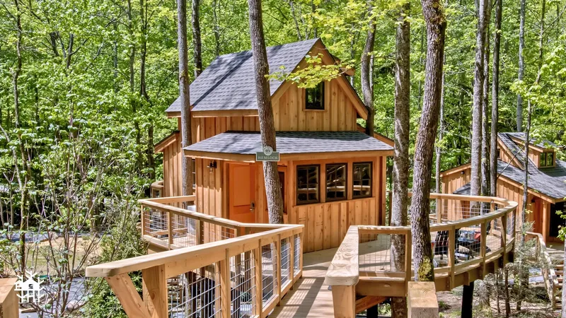 Treehouse Grove: Getaways In The Great Smoky Mountains