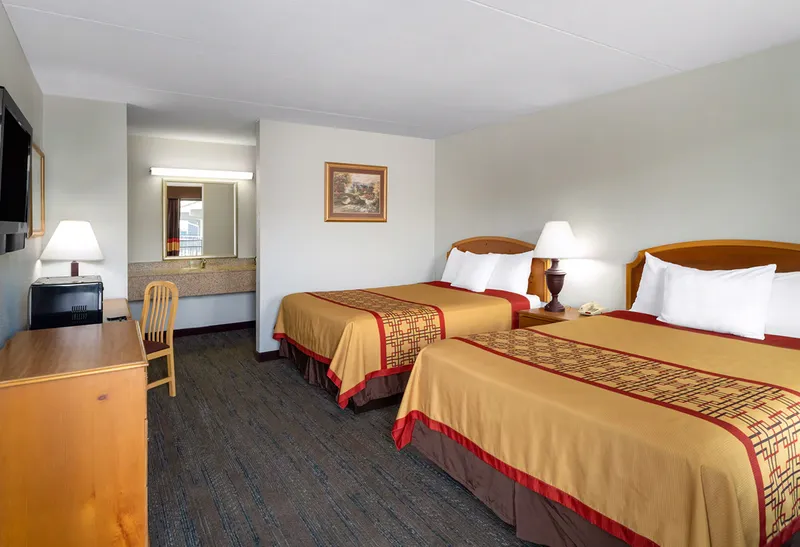Pigeon Forge Parkway Inn: Rest Easy, Spend Less