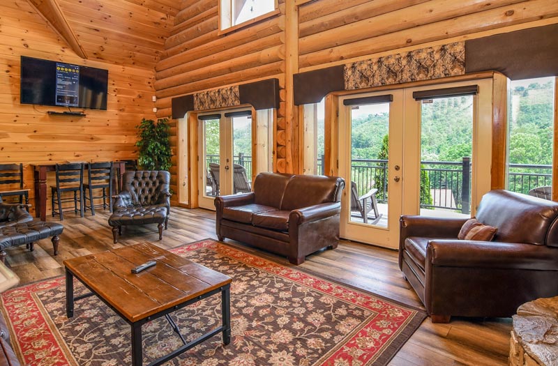 Moose Hollow Lodge: 9 Bedroom Cabin & Event Venue