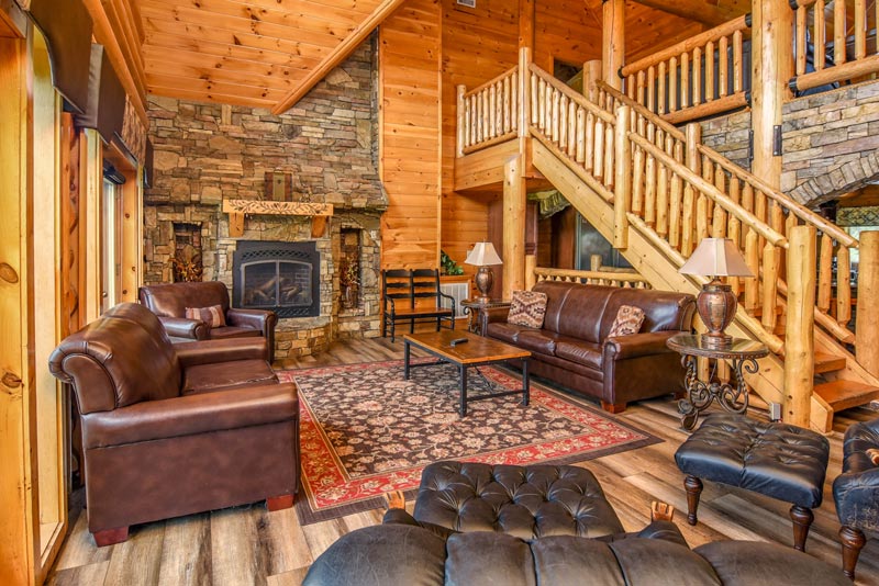 Moose Hollow Lodge: 9 Bedroom Cabin & Event Venue